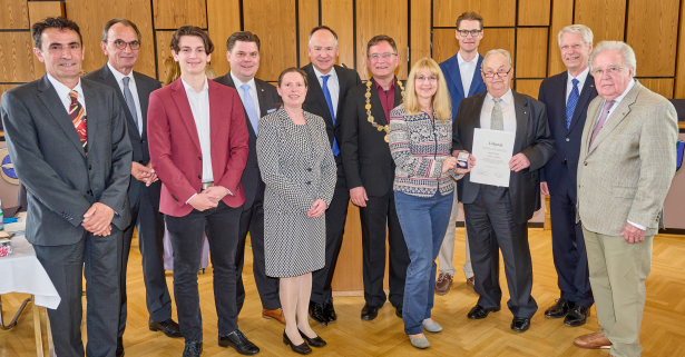 Ludwig-Arnoul-Medaille für Theodor Wershoven | Stadt Neu-Isenburg